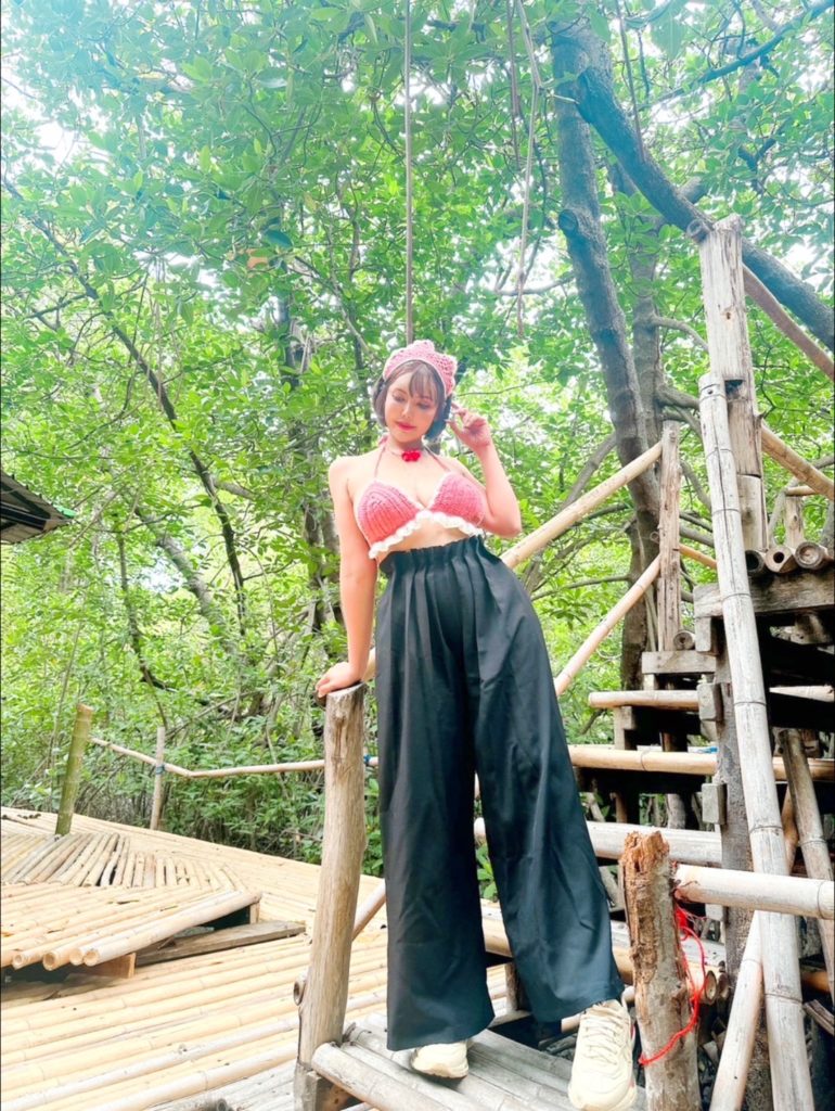 Vicky | Momo -モモ-